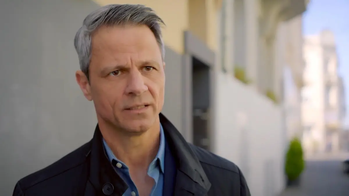 „Unter uns”-Wochenvorschau ab 10. Juni 2025: Benedikt will keine Kompromisse eingehen