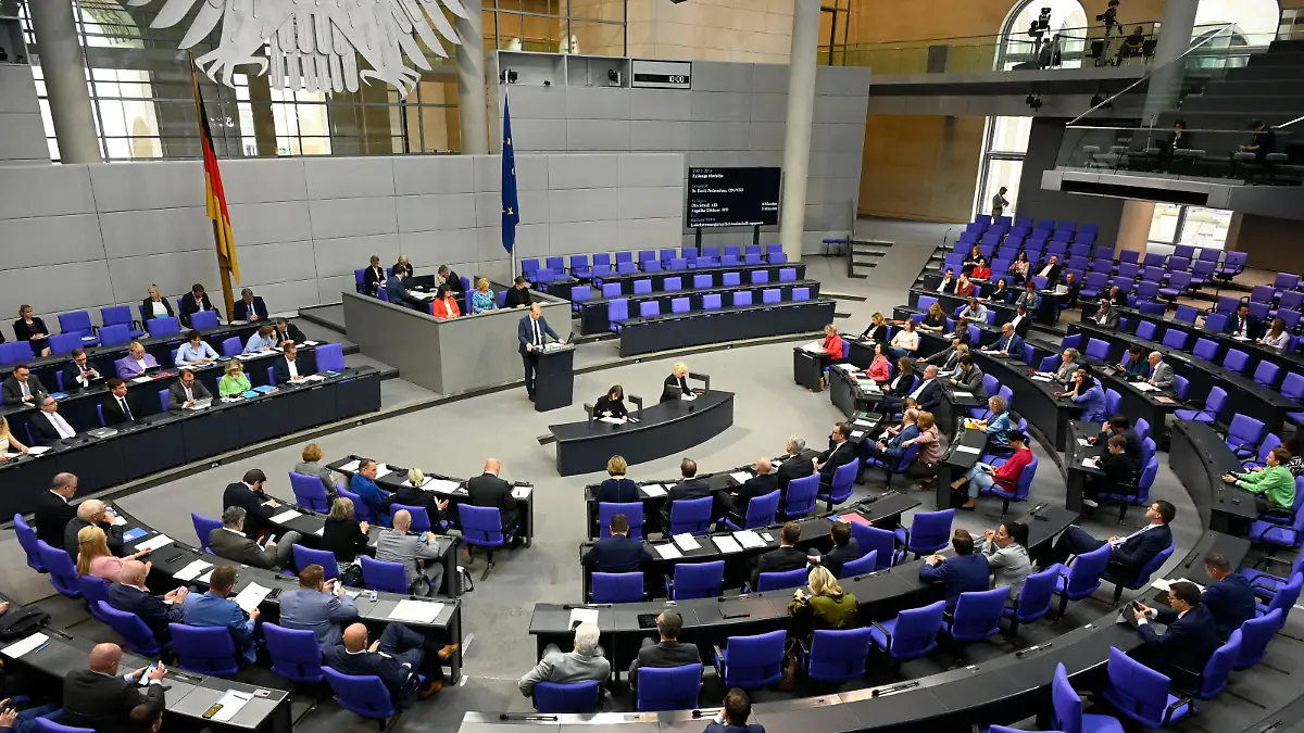 Friedrich Merz: DAS sind seine Ehefrau Charlotte und die drei Kinder ...