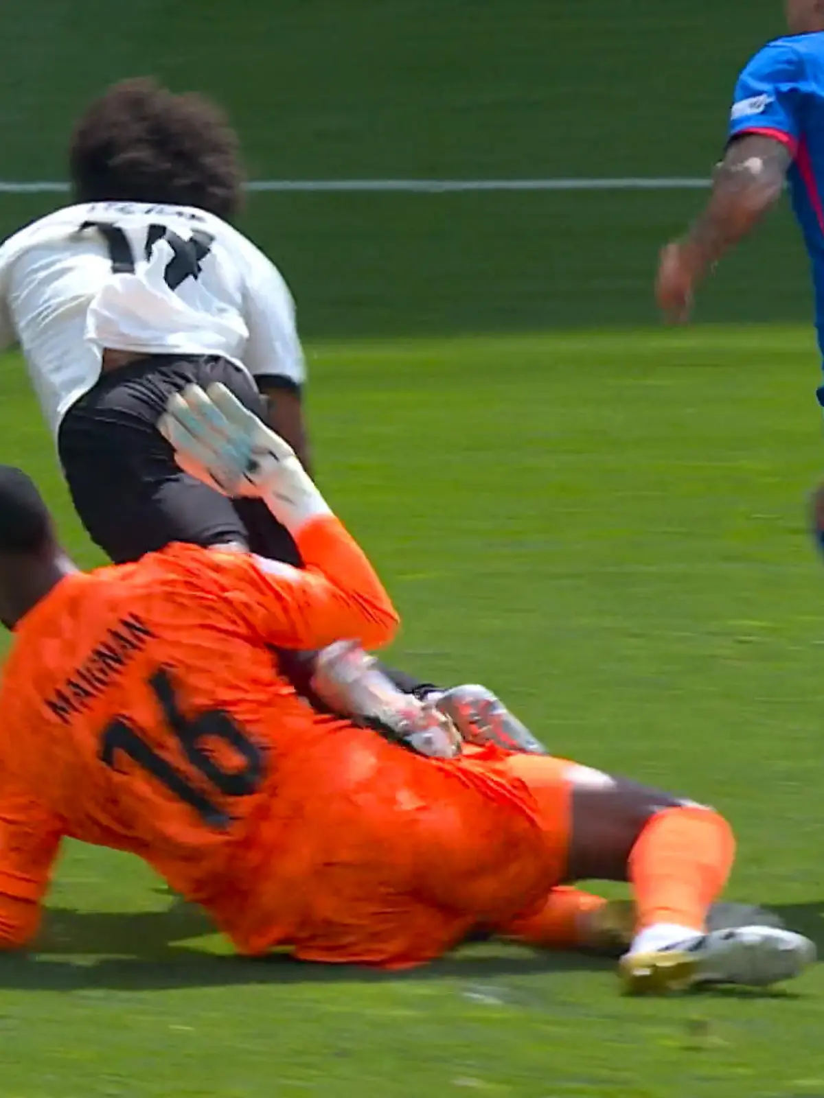 Frankreich trifft kurz vor der Pause: Mbappé bestraft deutschen ...