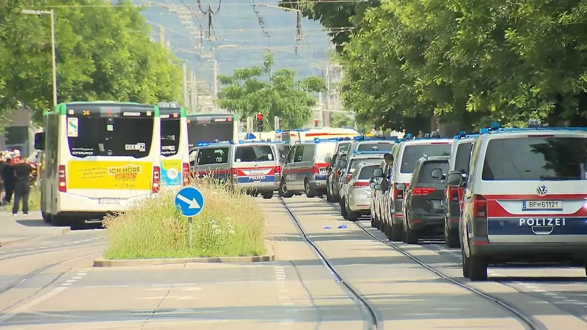 Auf der A2: Nach mehr als 100 Kilometern Verfolgungsjagd mit der Polizei – Autofahrer kracht in ...