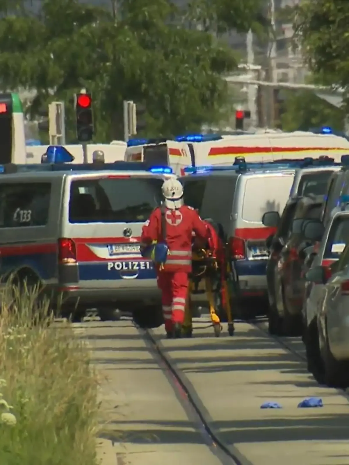 Polizei sucht weiter nach Alexander Meisner: Dorf nach Dreifachmord im Westerwald in Schockstarre