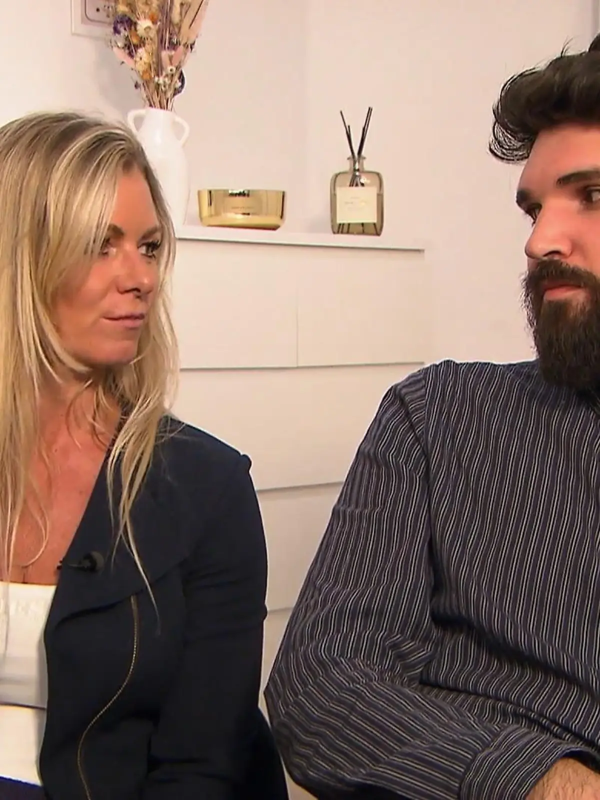 "Das hält der gar nicht aus!": Doris´ Mann bleibt brav in seinem Büro ...