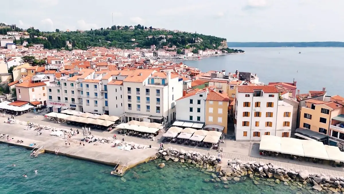 Dorf evakuiert, Häuser zerstört: Gletscherabbruch verschüttet Gemeinde ...