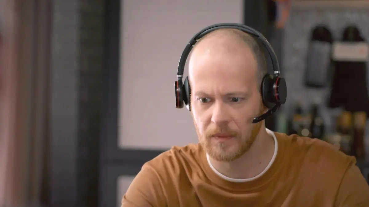„Unter uns” am 27.06.25 im TV: Tobias stellt David öffentlich bloß