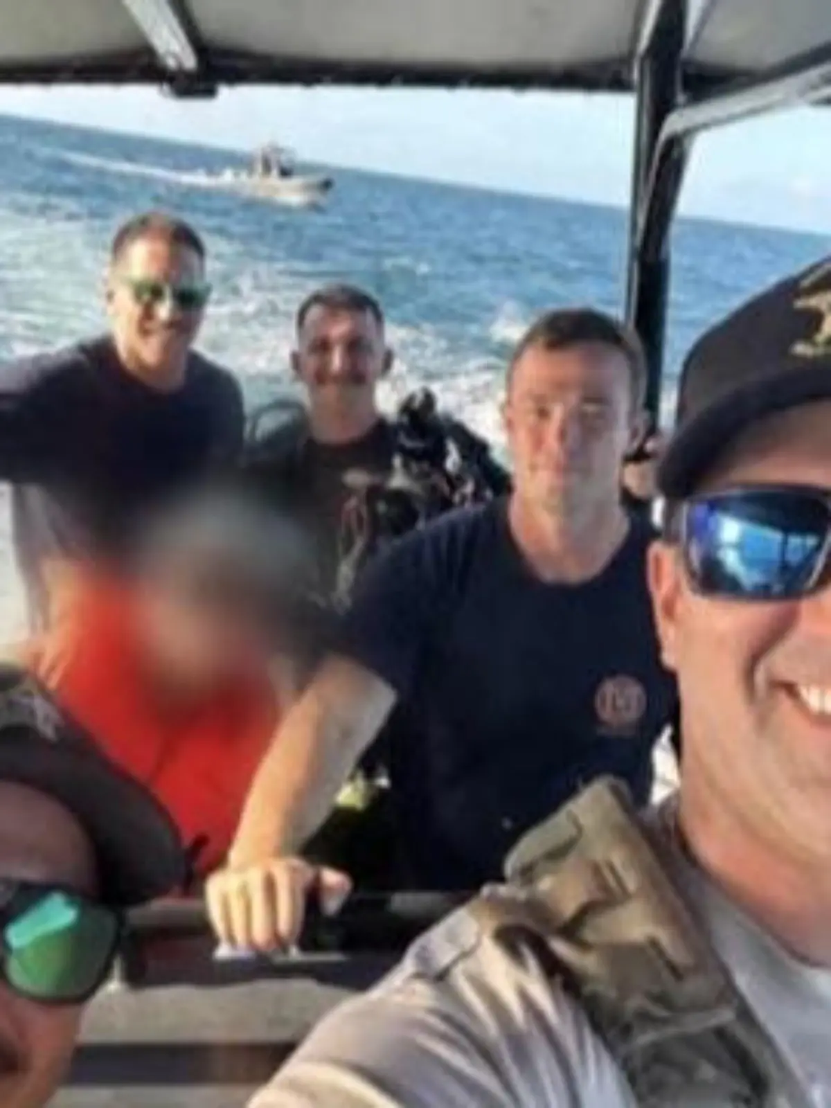 SEK stürmt Mehrfamilienwohnhaus: Mutmaßlicher Täter nach Angriff in ...