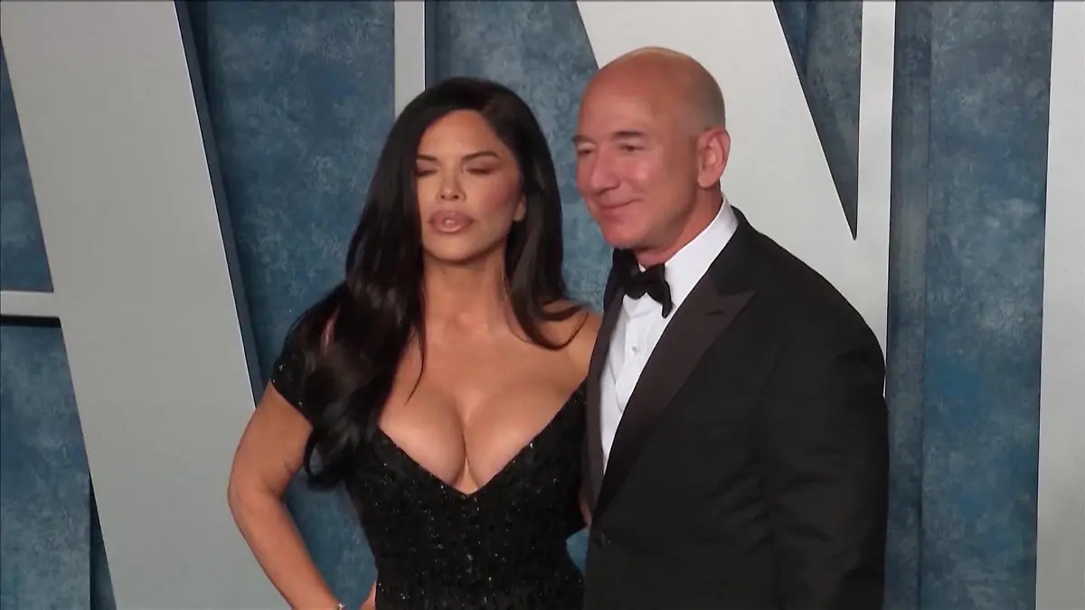 Sofia Vergara gibt tiefe Einblicke im sexy Schnür-Outfit