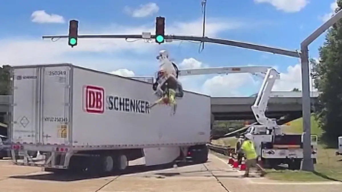 Hürth: Auto crasht in Menschengruppe – Schüler schwerstverletzt