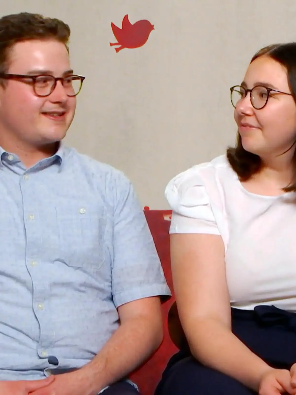 Ohne Funken?: Johannes und Laura reden miteinander