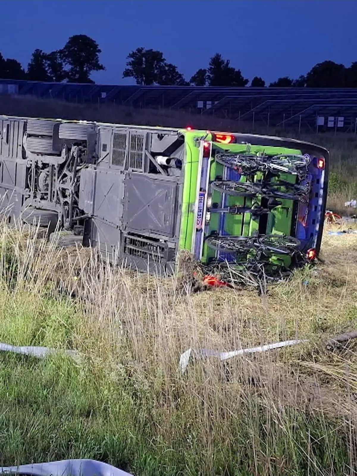 Polizei sucht weiter nach Alexander Meisner: Dorf nach Dreifachmord im Westerwald in Schockstarre