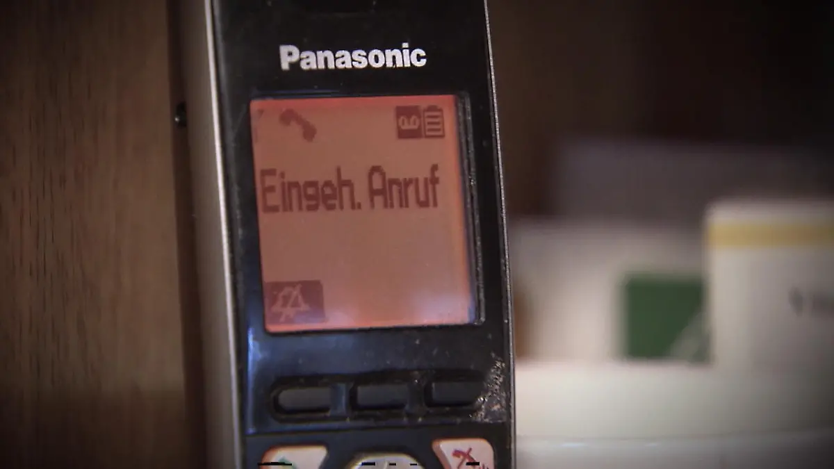 Kampagne gegen Telefon-Abzocke: Fiese Masche: Was Sie bei Schock ...