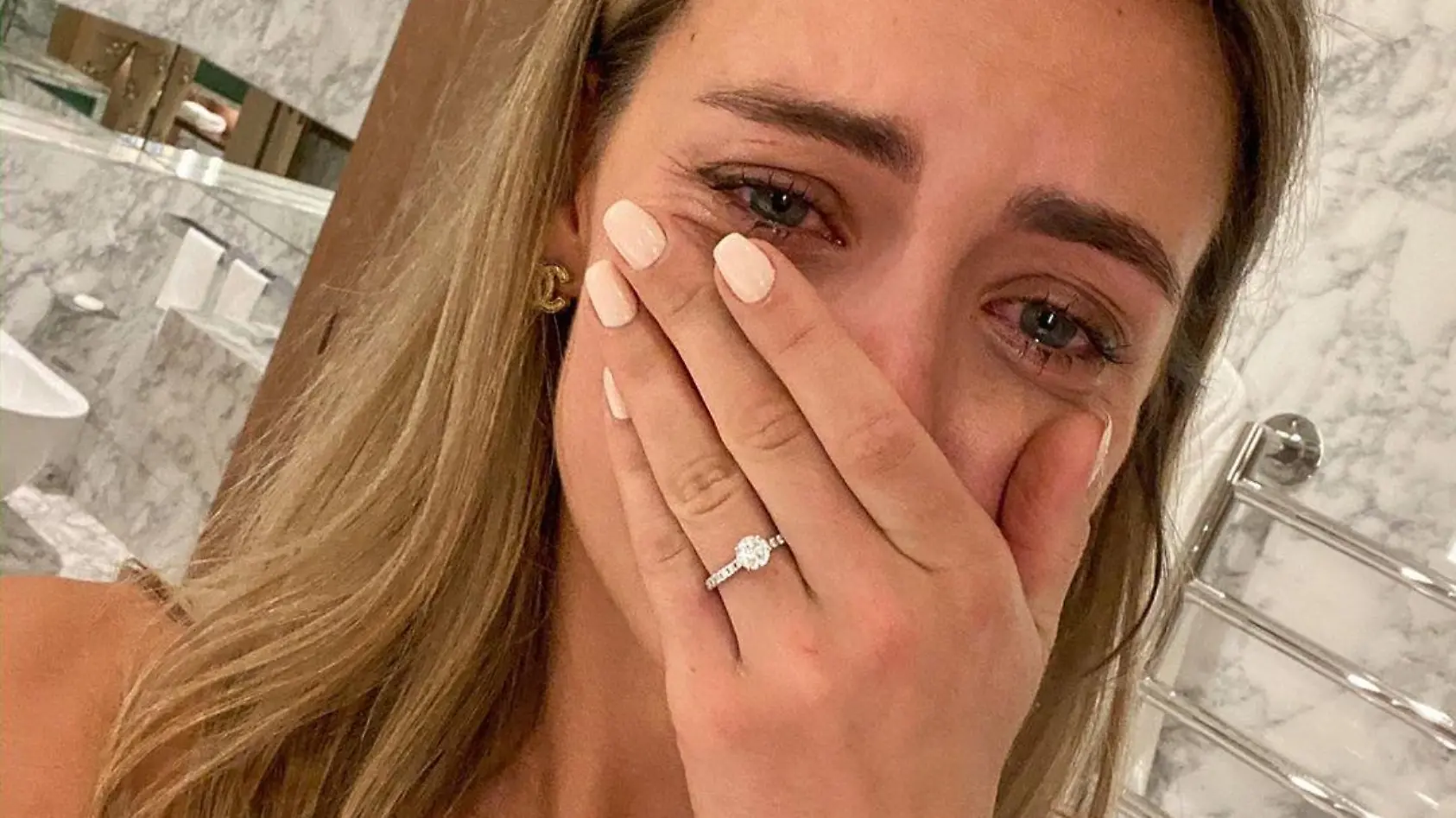 Heiratsantrag von Davie Selke: Bei Freundin Evelyn Konrad kullern die ...