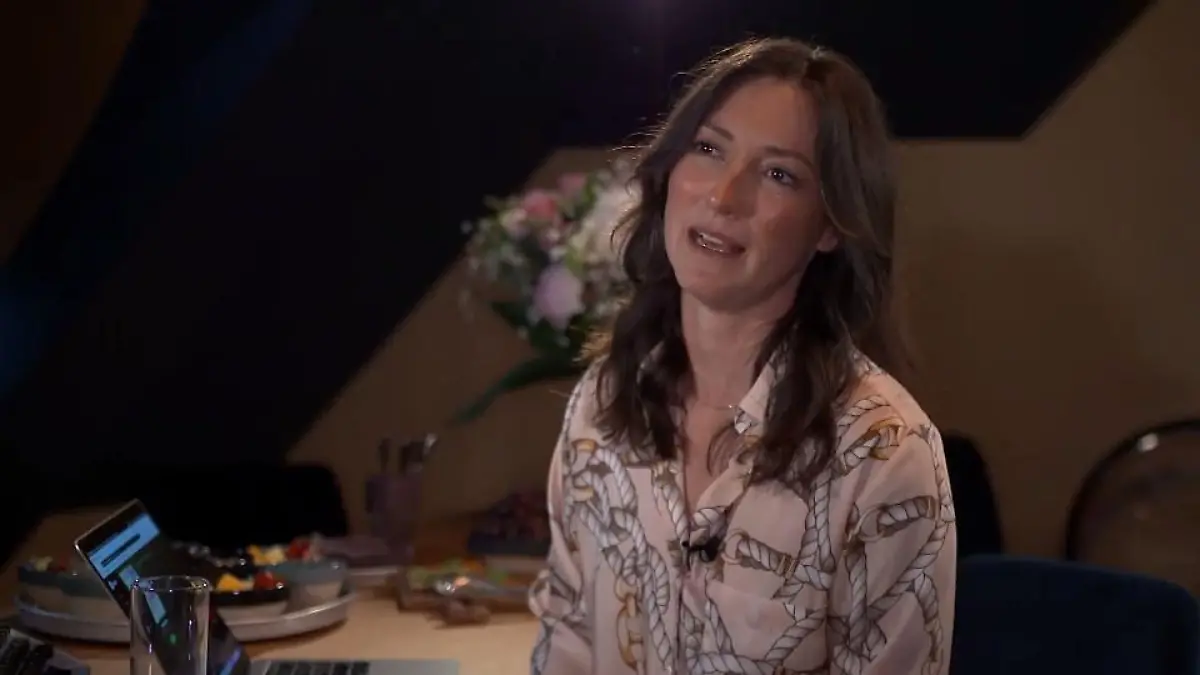 Charlotte Roche ist nach vier Jahren wieder zurück - mit Gesichtstattoo ...