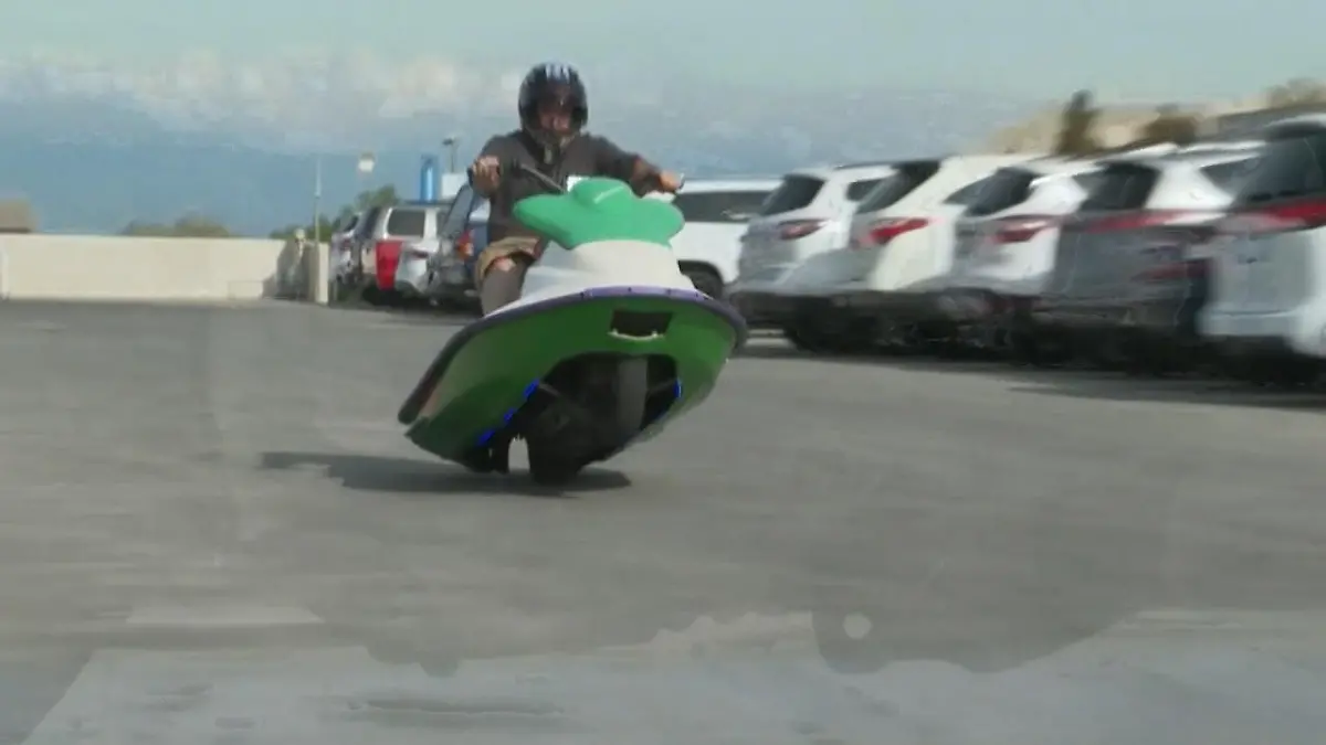 „Scootski“ – Mann baut Jetski-Motorrad