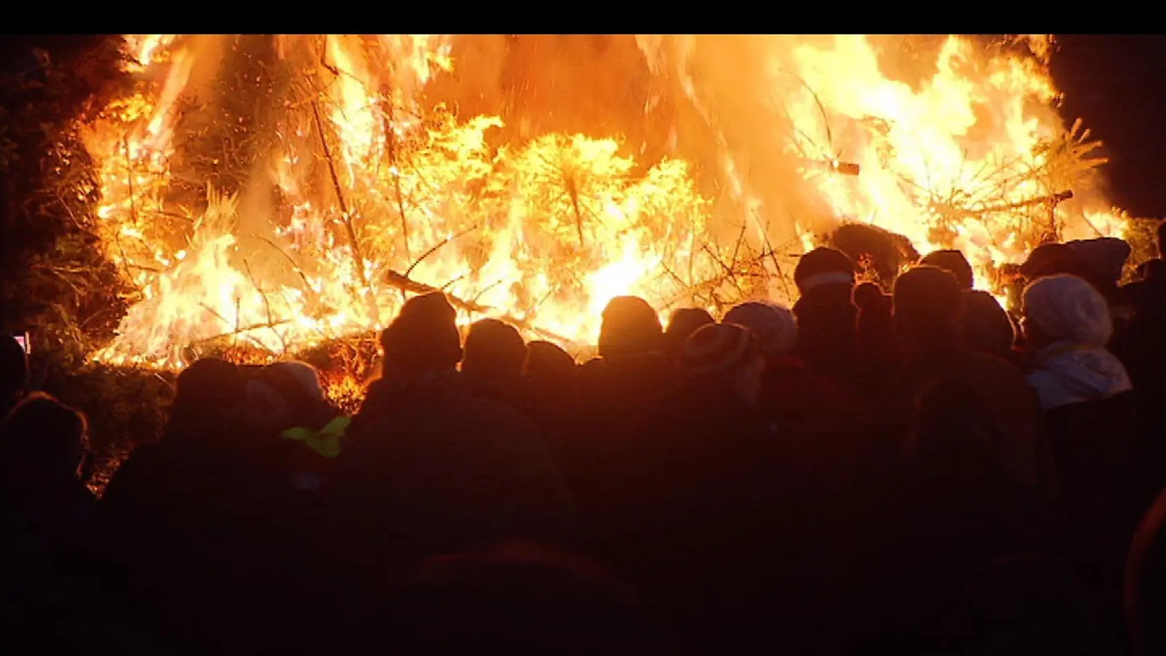 Friesische Tradition Biikebrennen: Das steckt hinter dem Brauch