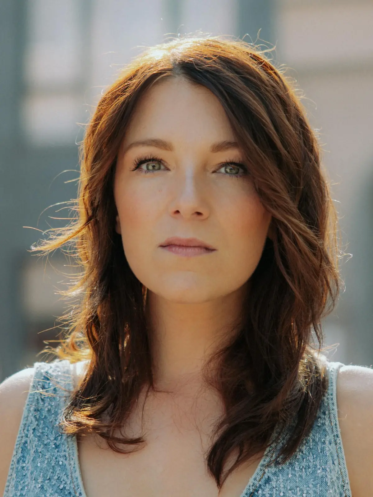 Stylen wie bei GZSZ: Katrins blaues Kleid zum Nachshoppen