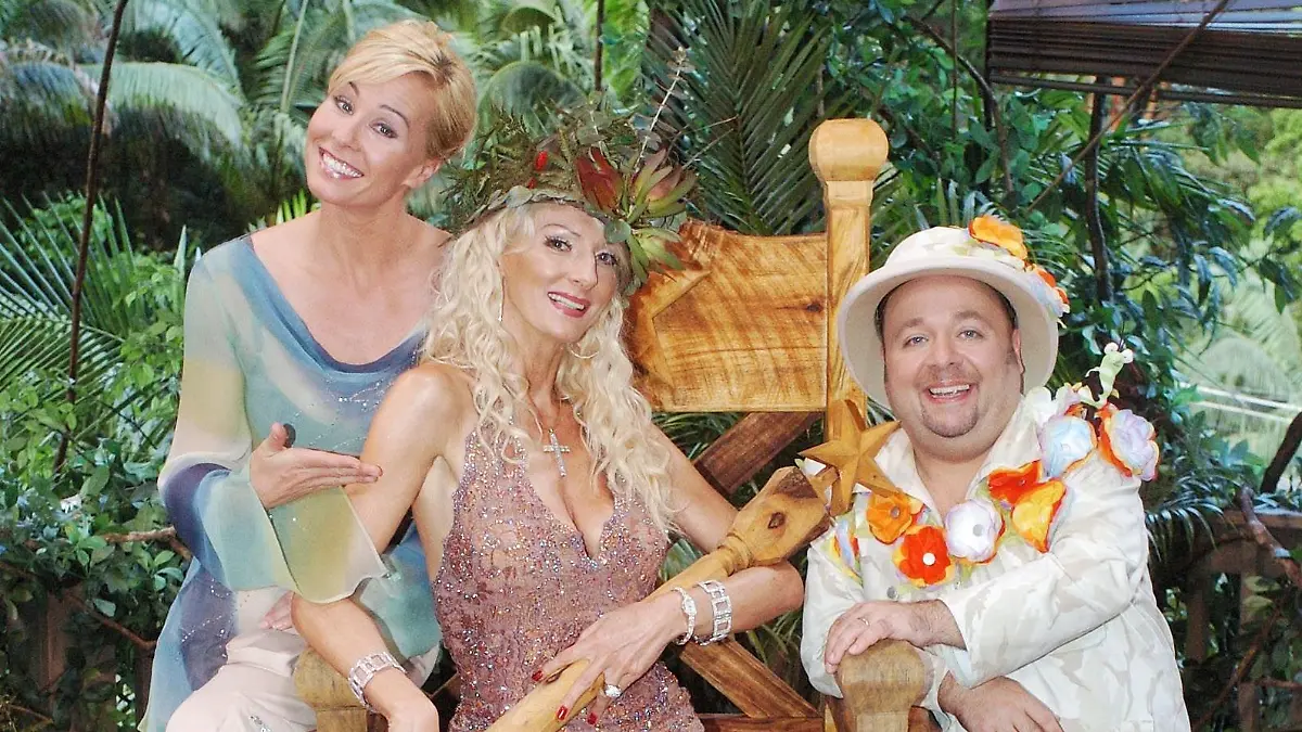 Dschungelcamp 2023: ALLE feiern Djamila Rowe und sogar eine Ex ...