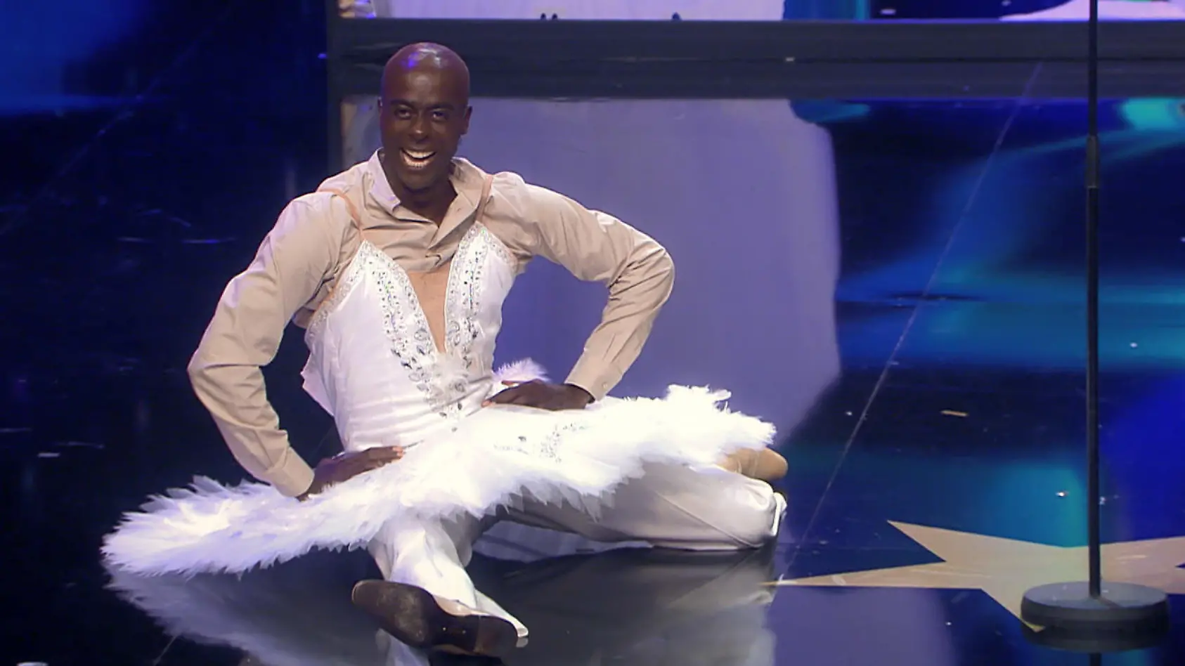 Das Supertalent 2016: Castingshow 2: Bruce Darnell macht den sterbenden ...