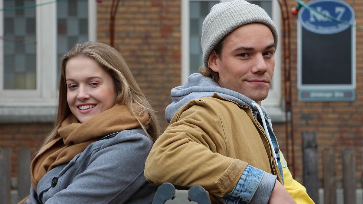 AWZ: Julian Bayer kommt - Julia Albrecht geht