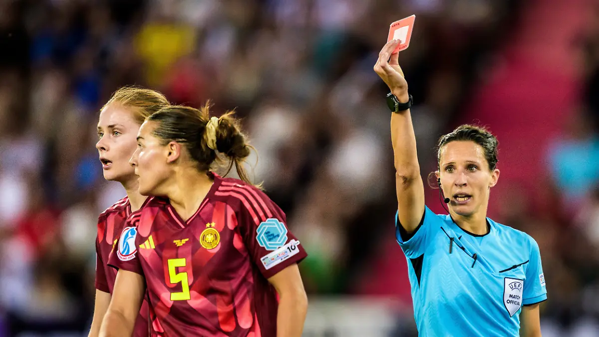 Wann spielt Deutschland bei der Frauen-EM 2025 im Viertelfinale und wer ist der Gegner?