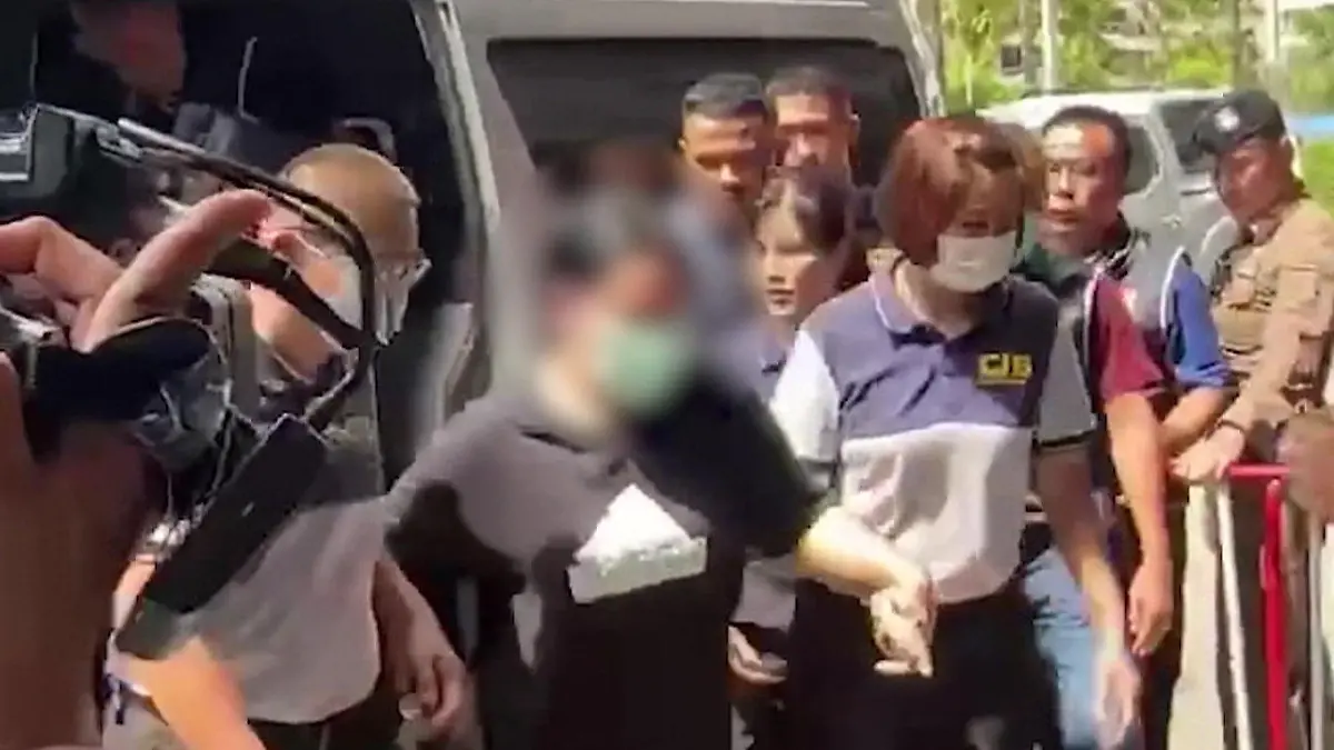 Frankfurt: Auto erfasst E-Scooter-Fahrer - Zwillingsbrüder sterben: Augenzeugen berichten RTL