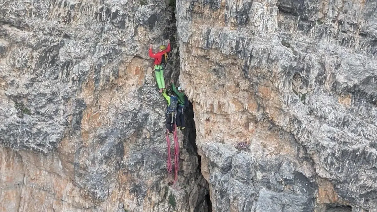 Italien: Kletterer klammern sich fast zwölf Stunden an Bergwand fest