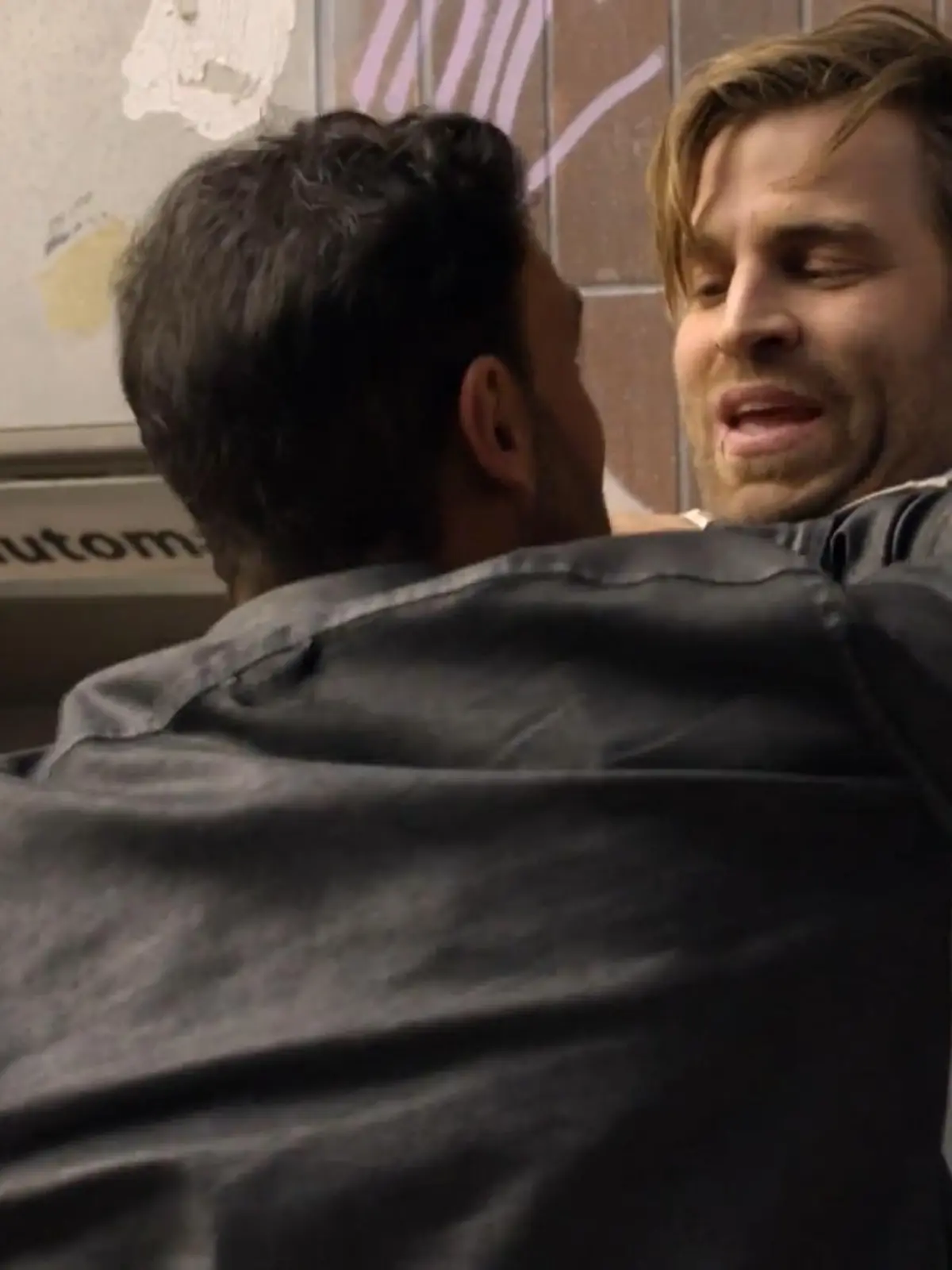 GZSZ-Folge 8082 vom 6. August 2024 auf RTL+ : Nihat zeigt vollen ...