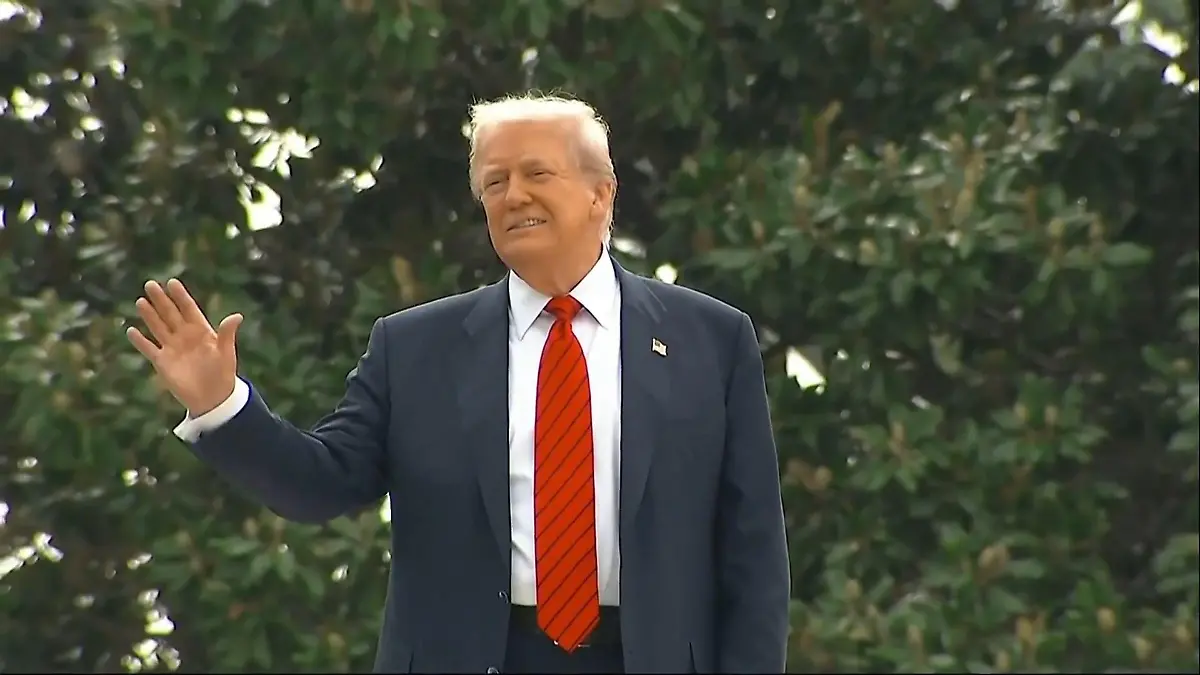 „Herr Präsident, was tun Sie dort?“: Hebt er jetzt völlig ab?! Donald ...