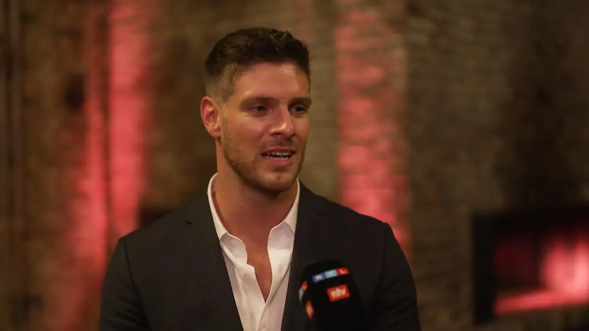 Bachelors 2025: Clara betrogen? So erklärt Bachelor Martin seinen ...