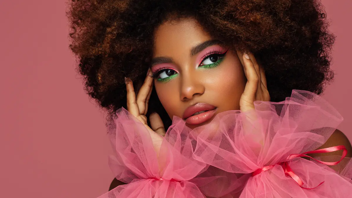 Super girly: Was hinter dem Trend Hyperfemininity steckt!