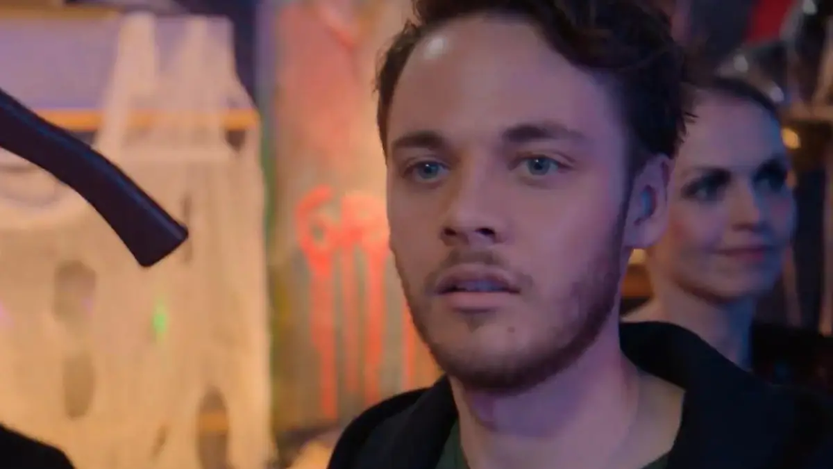 GZSZ-Vorschau heute im TV: Robin erwischt Moritz, wie er einen anderen ...