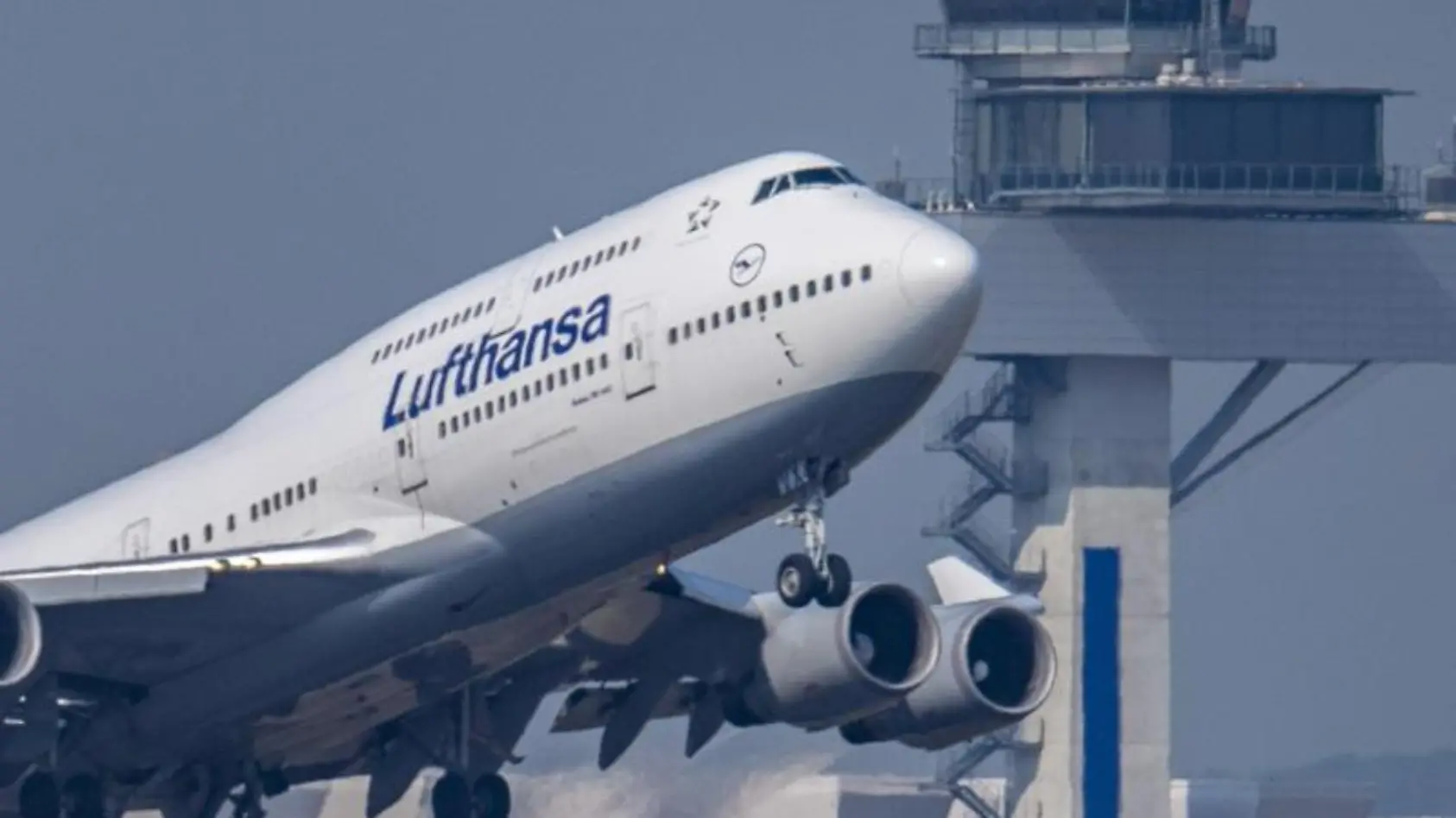 Lufthansa: Feuer in elf Kilometern Höhe - Laptop brennt in Boeing 747