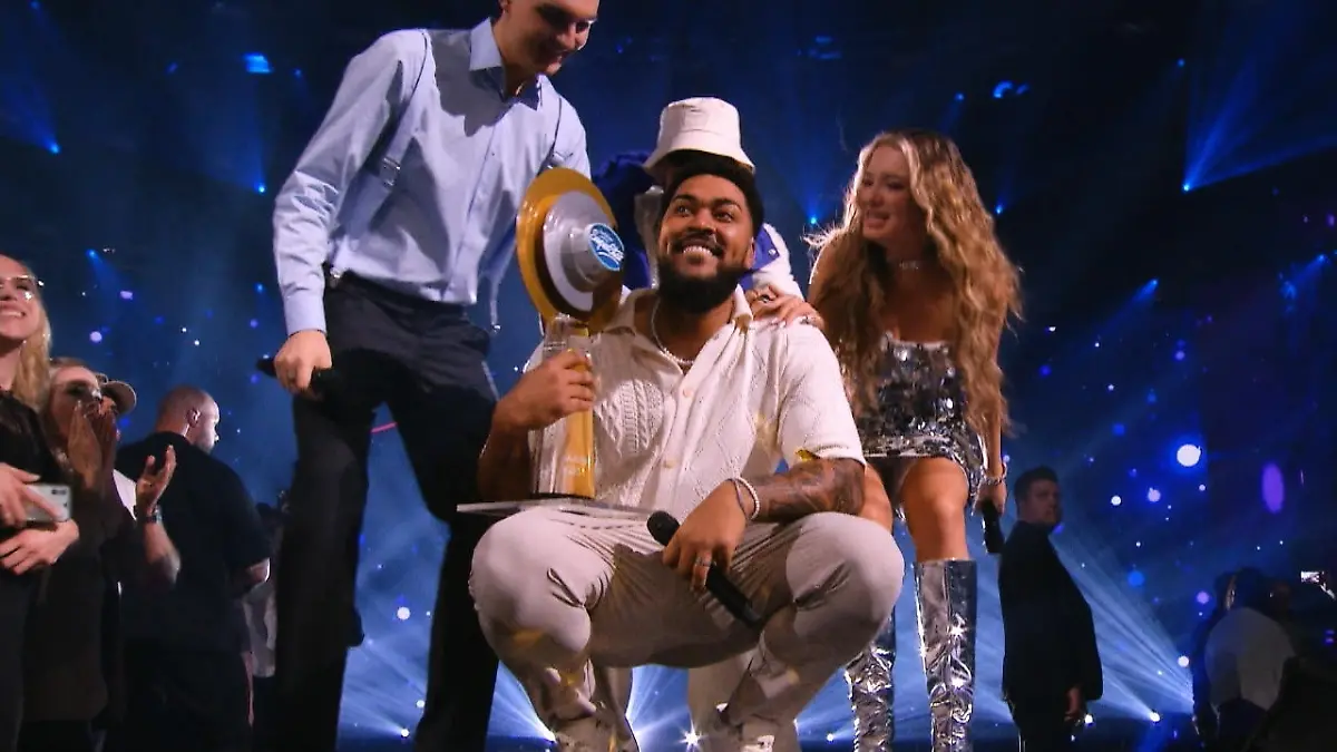 DSDS-Jury begeistert: Leonard goes Country - Ein spontaner Song bringt ...