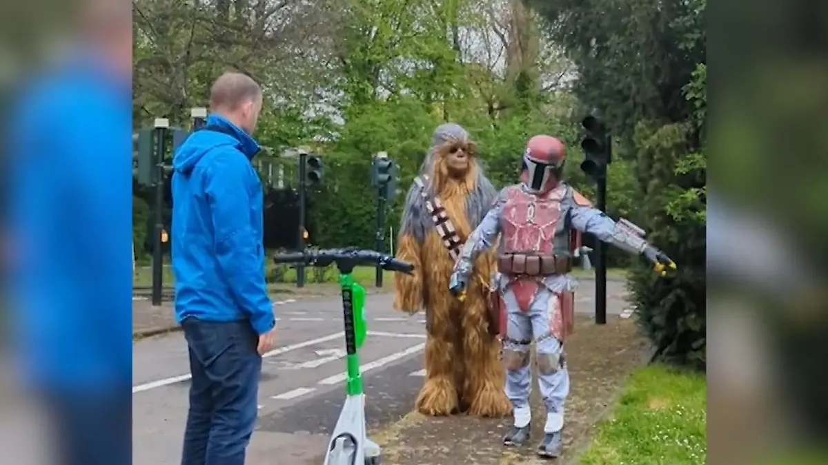 E-Roller-Episode V: Polizei dreht Star Wars-Clip gegen Parksünder