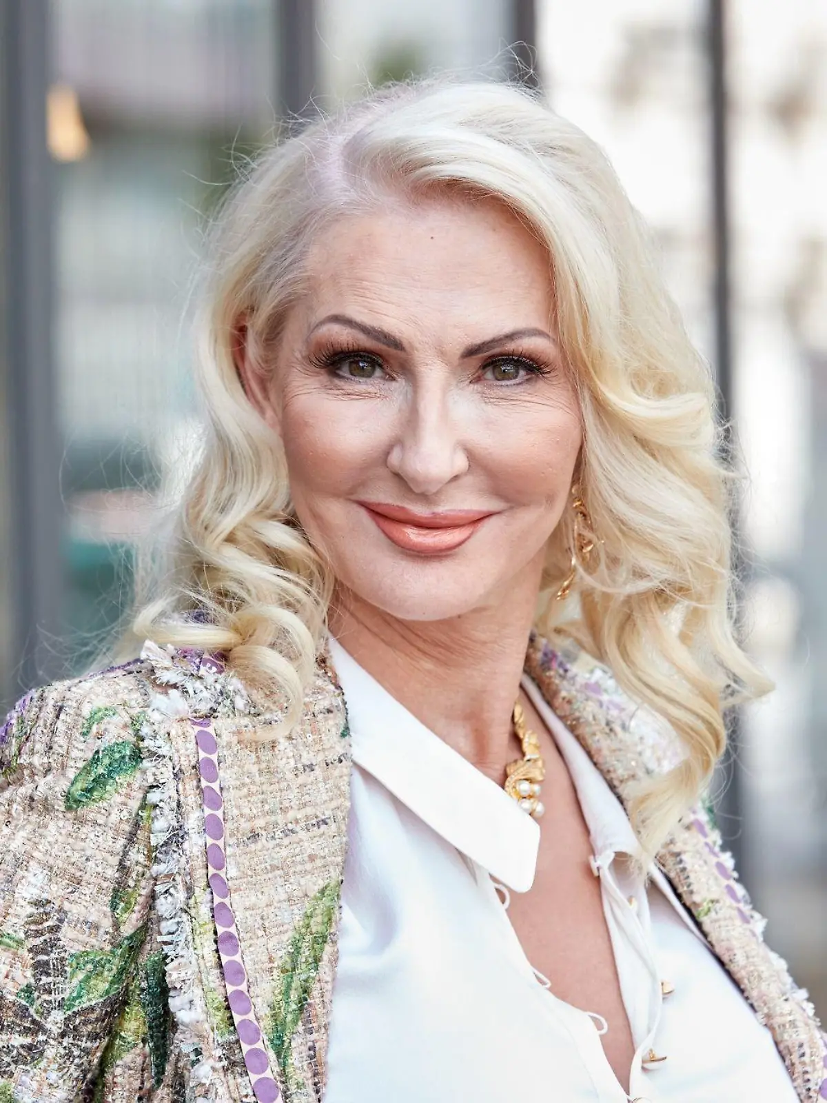 Désirée Nick trägt nur eine Krone - und sonst nichts!