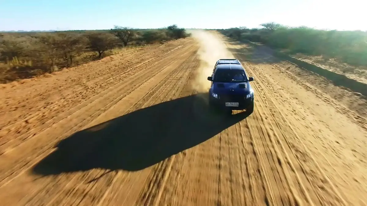 Suchbild: In diesem chaotischen Wohnzimmer versteckt sich eine Katze ...