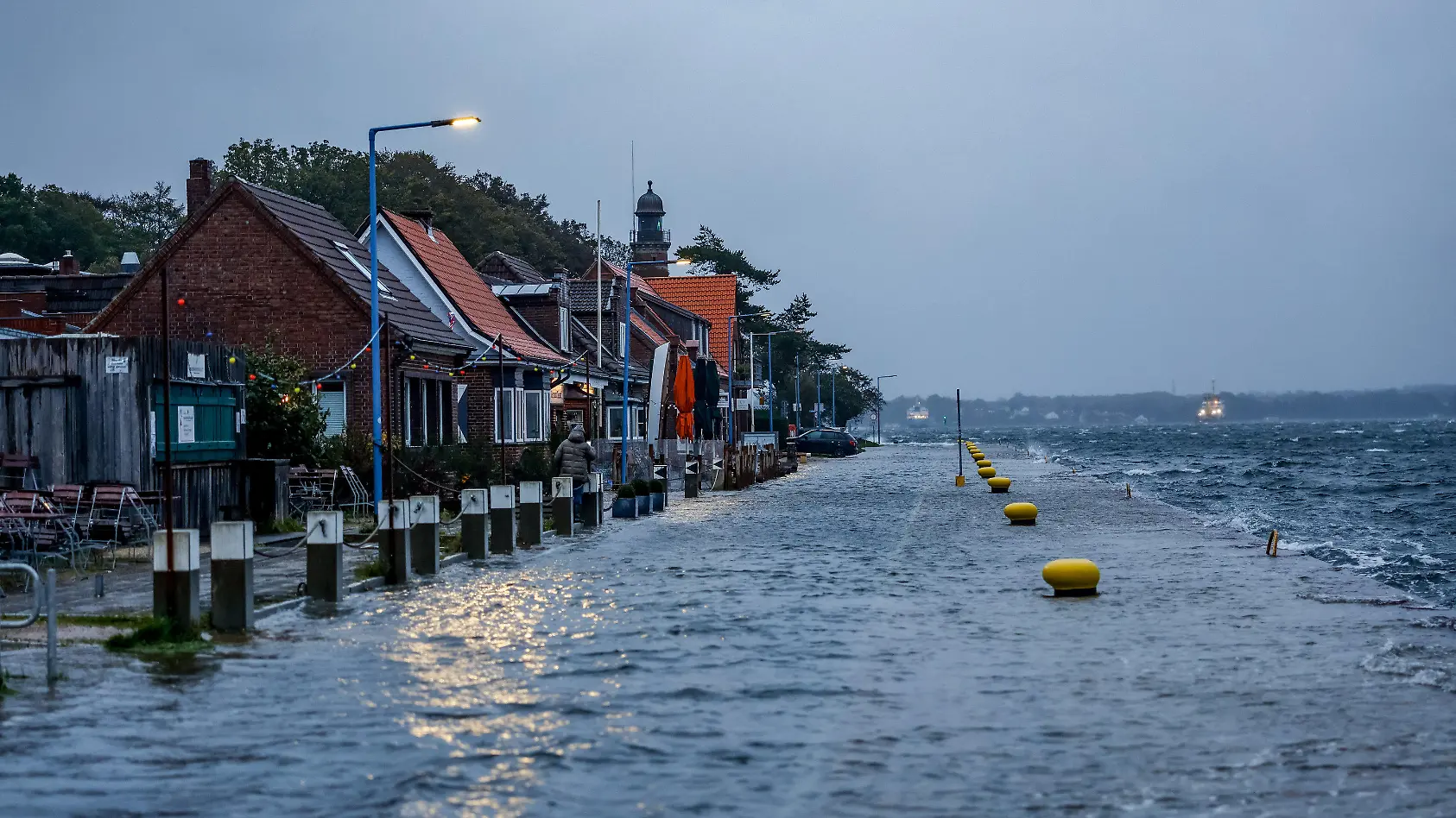 Ostsee-Sturmflut im Live-Ticker: Hochwasser-Schäden gehen in die Millionen
