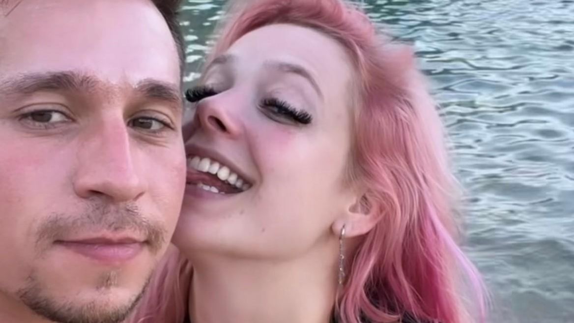 Anne Wünsche zeigt sich innig mit Freund Karim