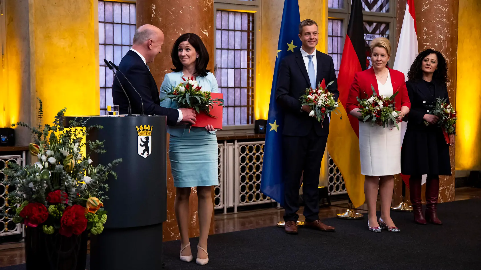 Berlins Regierender Kai Wegner und sein Bildungssenatorin Katharina ...