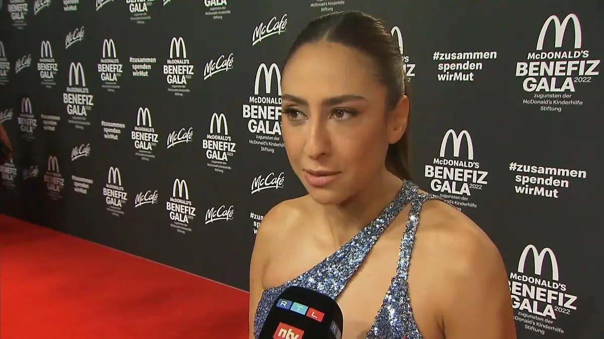 "Wir dürfen bitte nicht wegschauen!": Deutsche Promis für Frauen im Iran