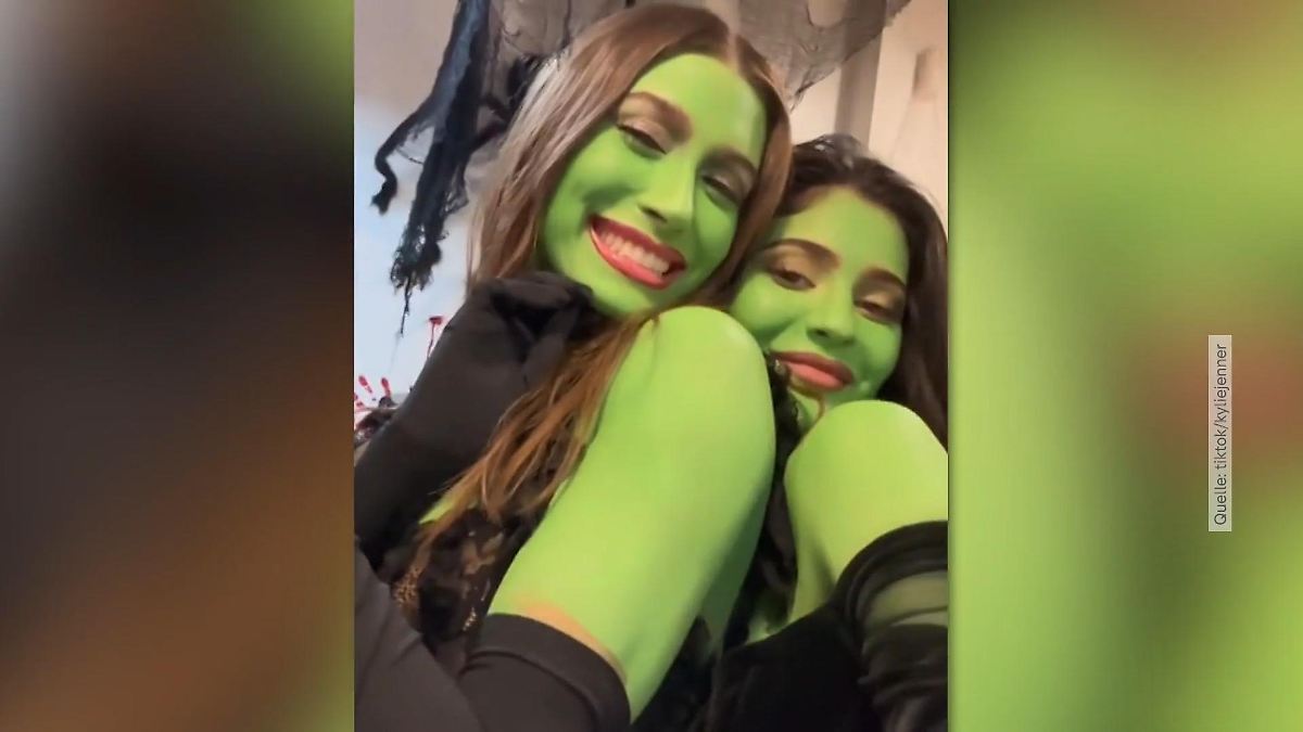 Verrückter Auftritt: Grusel-Kylie Jenner mit Monster-Hailey Bieber ...