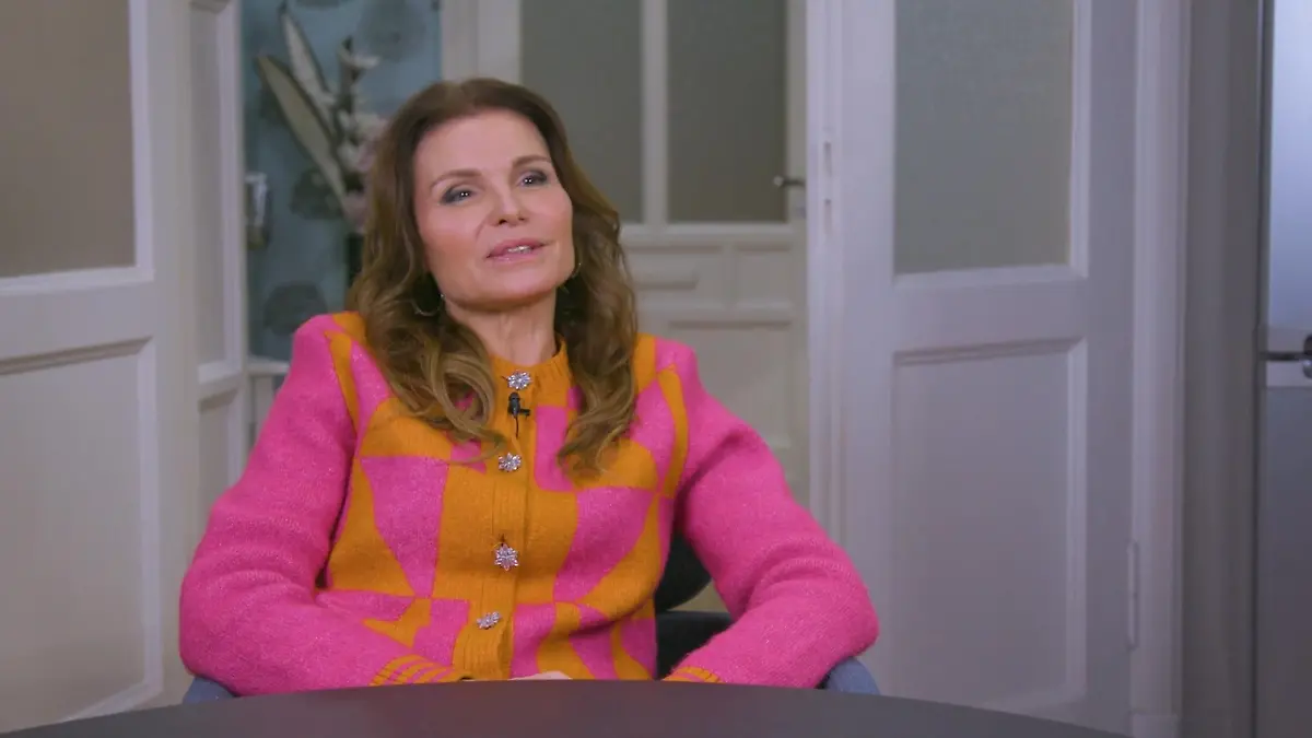 „Unter uns”-Star Tabea Heynig lässt mit 54 Jahren für den Playboy die ...