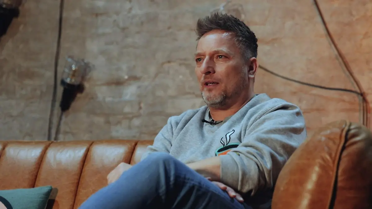 Seltener GZSZ-Einblick: Lars Pape zeigt uns „die berüchtigte hinterste ...