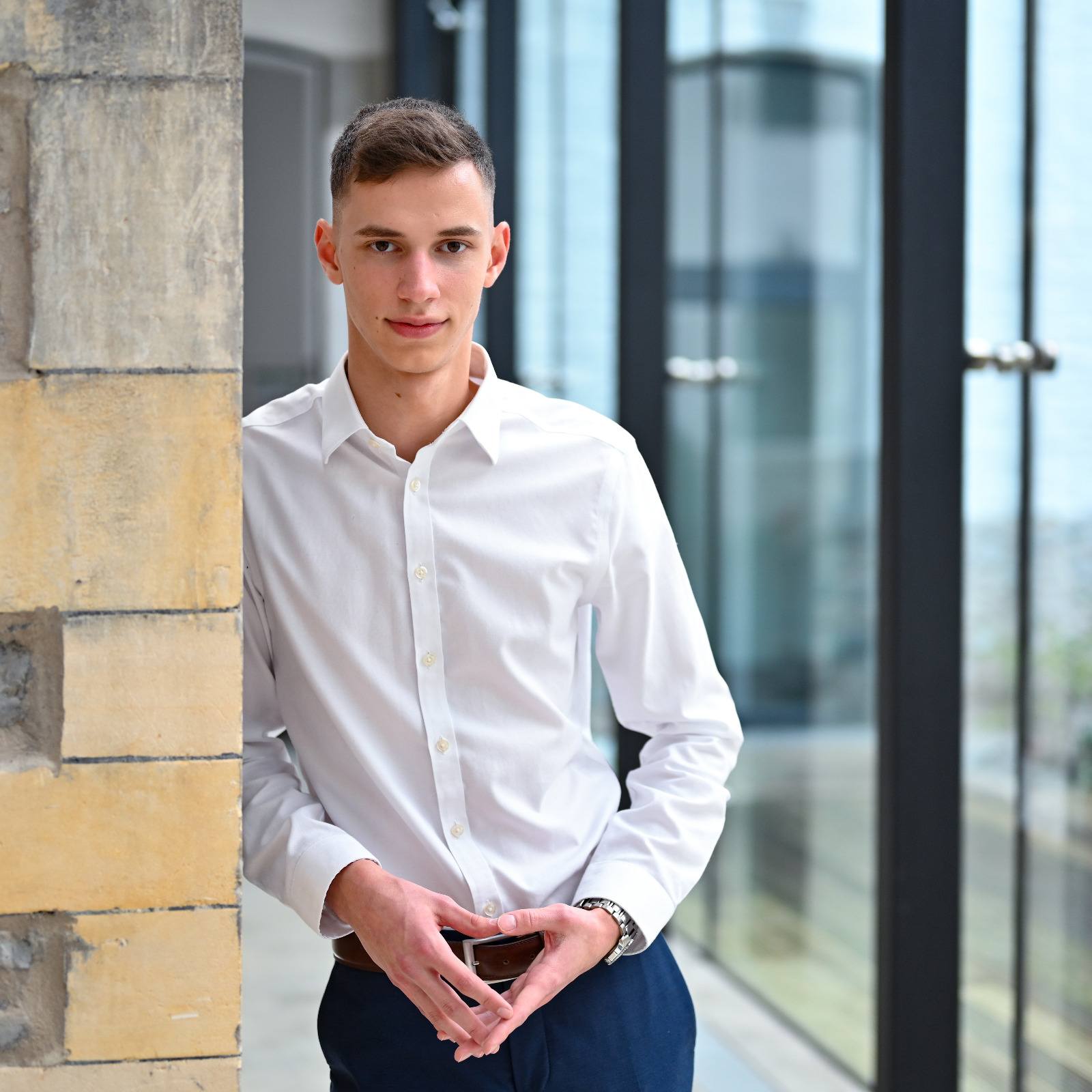 Tom Rothenhäusler von Rot-Con im Interview über Social-Recruiting – RTL ...